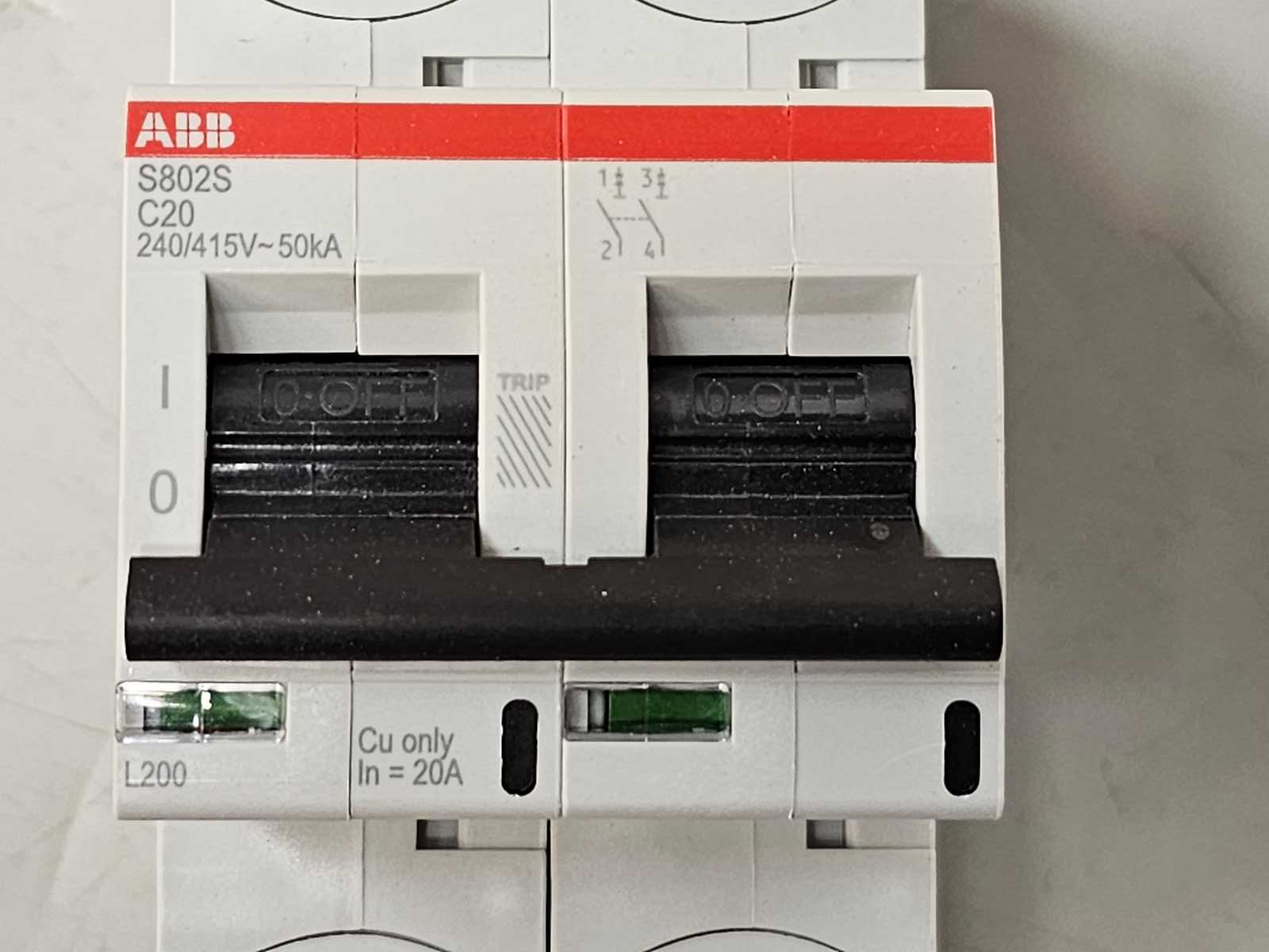 Johdonsuojakatkaisija S800 ABB S802S-C20 2-NAP C20A | Laitetori.com